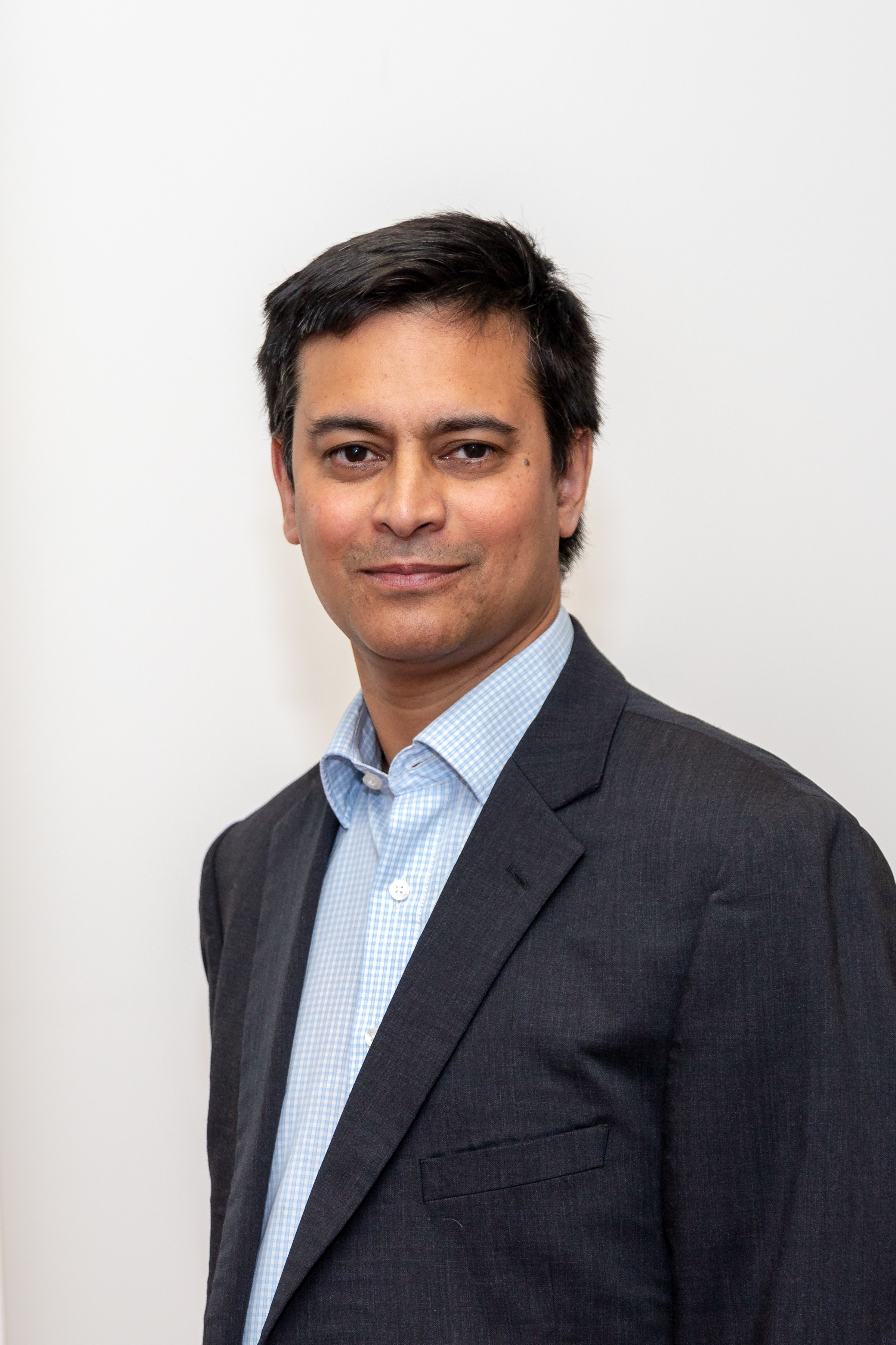 Historian of modern China, Rana Mitter OBE FBA to… | Cundill Prize